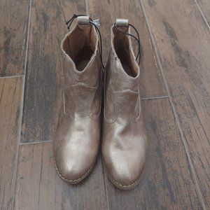 Universal Thread | Shoes | Universal Thread Gold Metallic Western Ankle ...